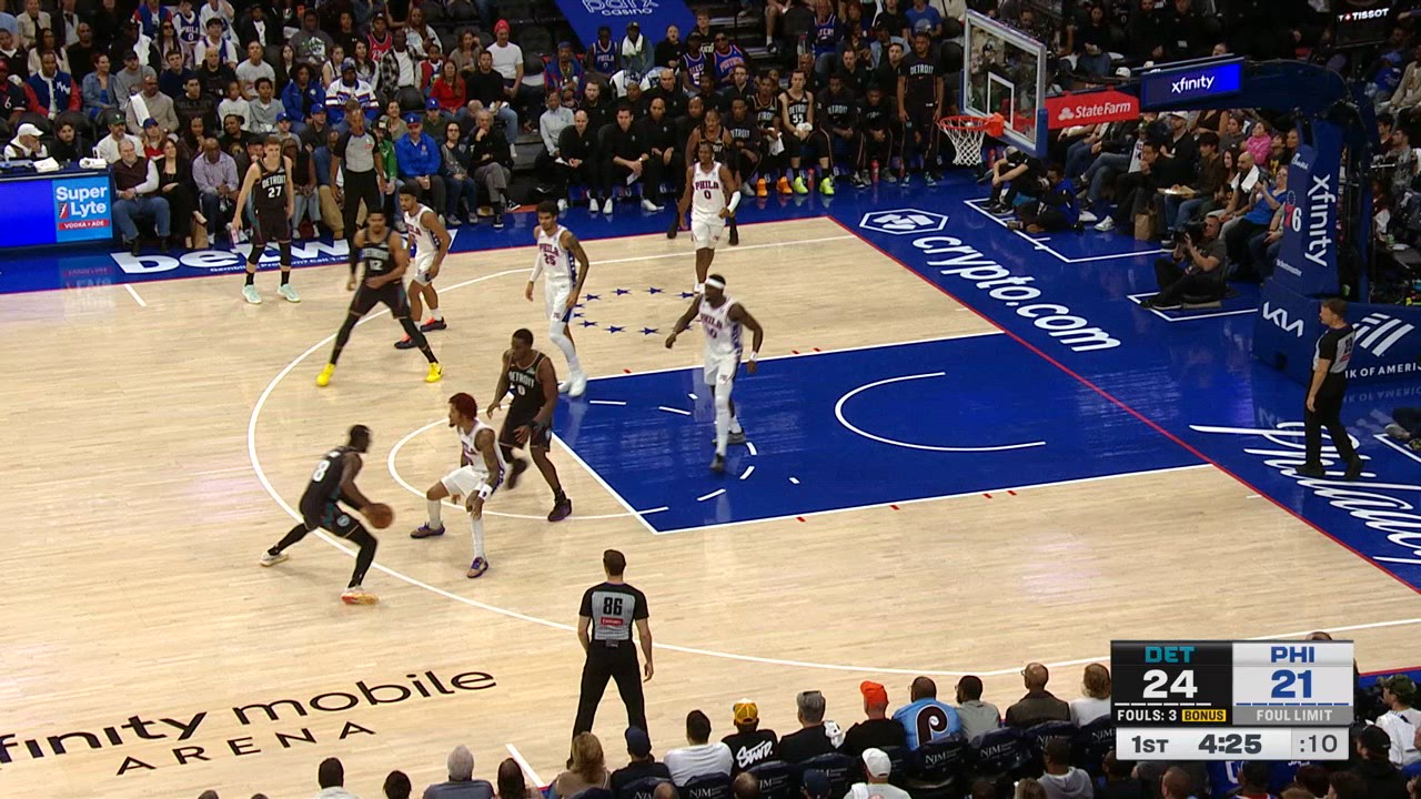 Two-Point/Three-Point Field Goal: Pistons @ 76ers | NBA Official