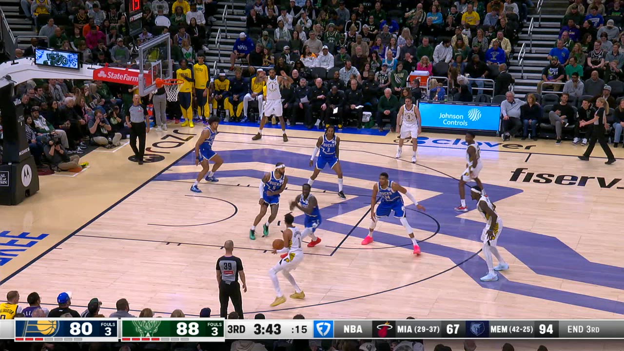 Two-Point/Three-Point Field Goal: Pacers @ Bucks | NBA Official