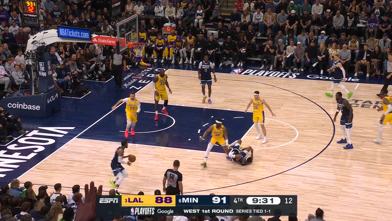 Two-Point/Three-Point Field Goal: Lakers @ Timberwolves | NBA Official
