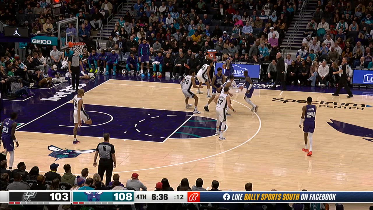 Two-Point/Three-Point Field Goal: Spurs @ Hornets | NBA Official