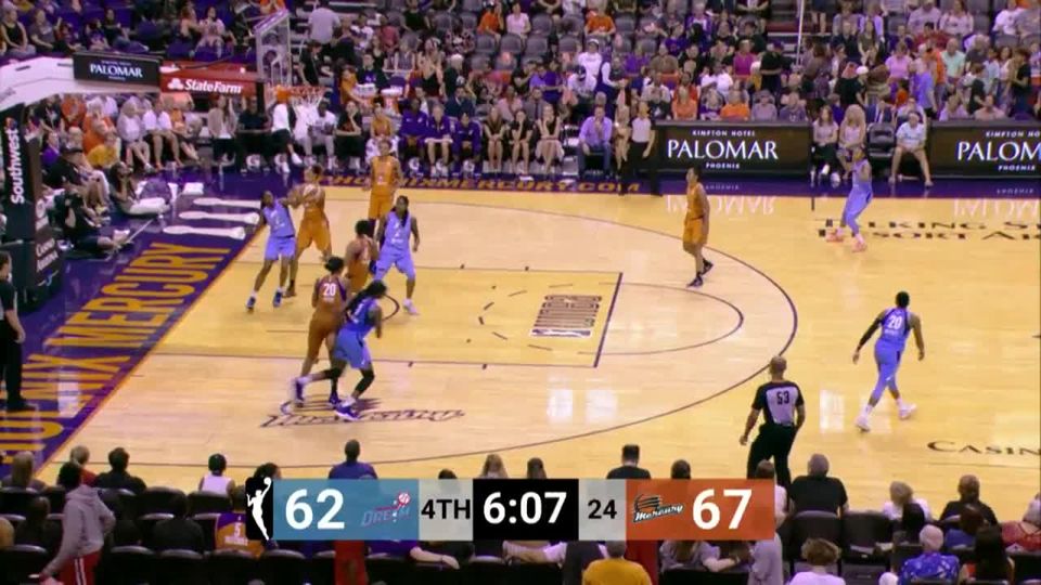 Elizabeth Williams Posts 15 points & 11 rebounds vs. Phoenix Mercury ...
